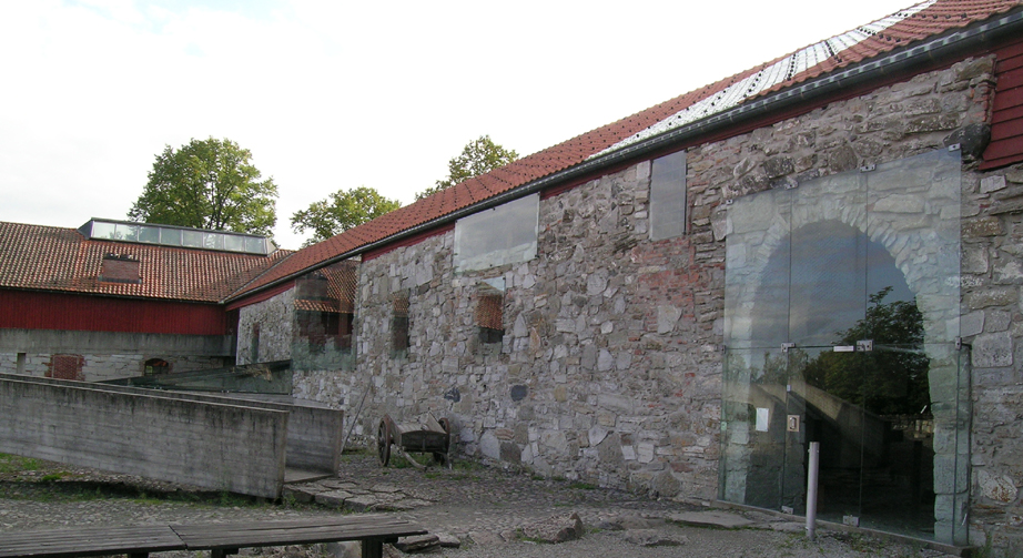 Kupotea njia ndiyo kujua njia．: 建築（気になる）